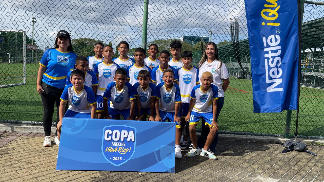 Copa Nestlé ¡Qué Rico! entrega uniformes | Nestlé Centroamérica